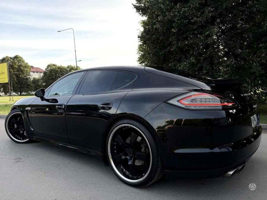Black Porsche Panamera 2013 in Kaunas, with an engine capacity of 3.00 L and mileage of 146 thousand km for 18500 €, photo 29 on AUTOMOTO.COM.LV