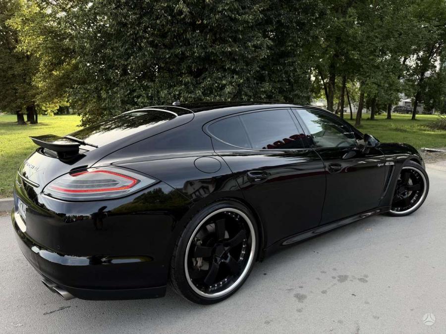 Black Porsche Panamera 2013 in Kaunas, with an engine capacity of 3.00 L and mileage of 146 thousand km for 18500 €, photo 34 on AUTOMOTO.COM.LV