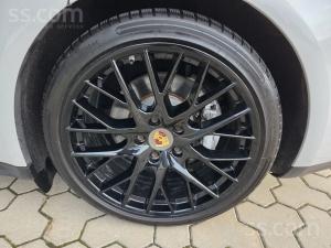 Melns Porsche Panamera 2017 Rīga, ar dzinēja tilpumu 3.00 L un nobraukumu 320 tūkst. km par 39990 €, foto 30 vietnē AUTOMOTO.COM.LV