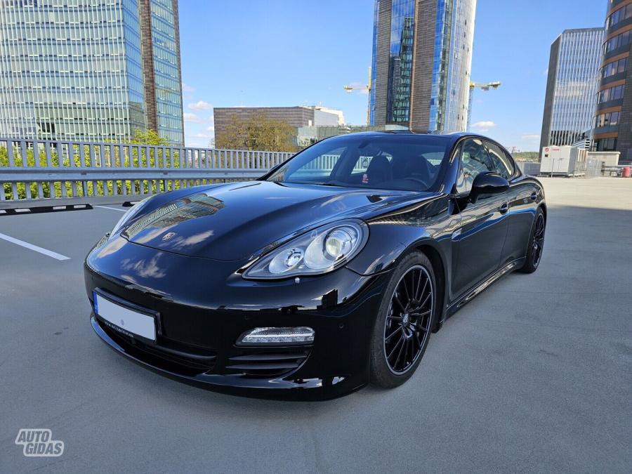 Black Porsche Panamera 2012 in Vilnius, with an engine capacity of 3.00 L and mileage of 267 thousand km for 21500 €, photo 4 on AUTOMOTO.COM.LV