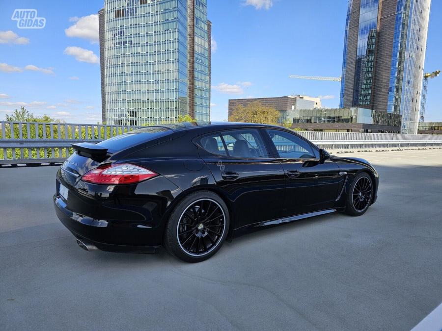 Black Porsche Panamera 2012 in Vilnius, with an engine capacity of 3.00 L and mileage of 267 thousand km for 21500 €, photo 8 on AUTOMOTO.COM.LV
