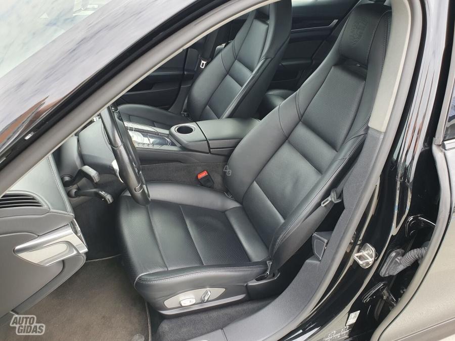 Black Porsche Panamera 2012 in Vilnius, with an engine capacity of 3.00 L and mileage of 267 thousand km for 21500 €, photo 15 on AUTOMOTO.COM.LV