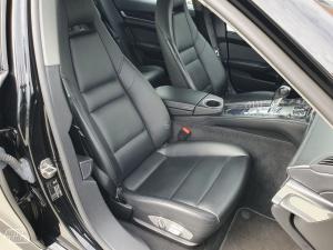 Black Porsche Panamera 2012 in Vilnius, with an engine capacity of 3.00 L and mileage of 267 thousand km for 21500 €, photo 19 on AUTOMOTO.COM.LV