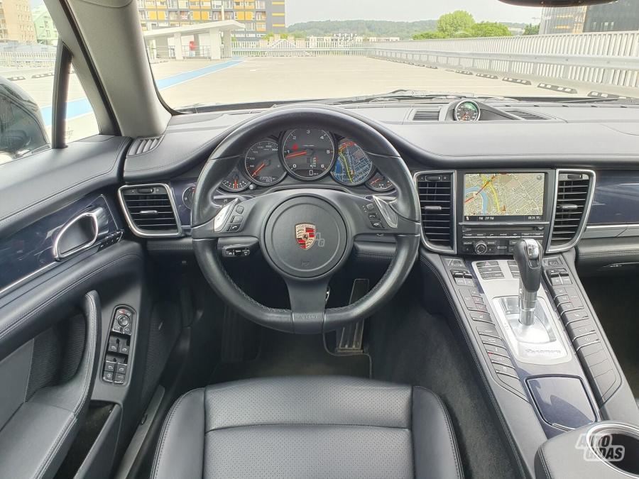 Black Porsche Panamera 2012 in Vilnius, with an engine capacity of 3.00 L and mileage of 267 thousand km for 21500 €, photo 22 on AUTOMOTO.COM.LV