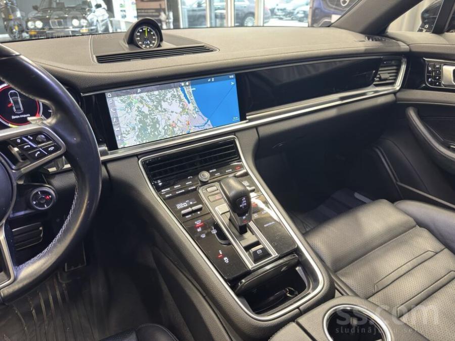 Black Porsche Panamera 2017 in Riga, with an engine capacity of 3.00 L and mileage of 76 thousand km for 51900 €, photo 22 on AUTOMOTO.COM.LV
