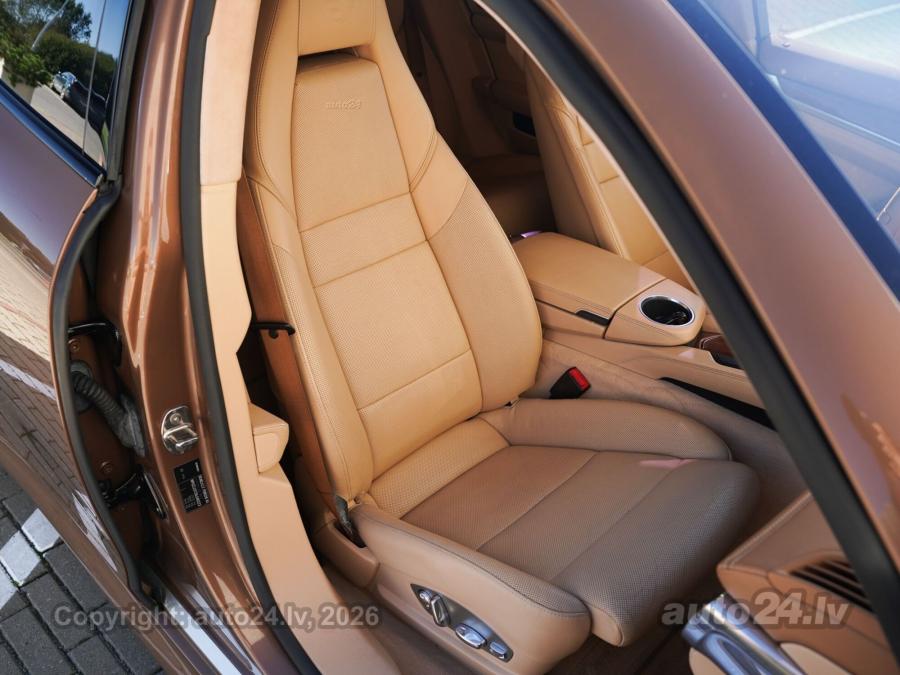 Melns Porsche Panamera 2009 Tallina, ar dzinēja tilpumu 4.80 L un nobraukumu 262 tūkst. km par 15900 €, foto 12 vietnē AUTOMOTO.COM.LV