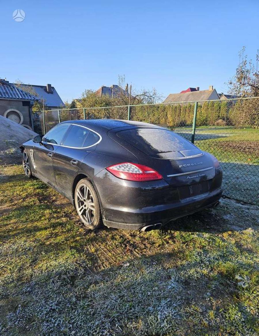 Black Porsche Panamera 2010 in Kaunas, with an engine capacity of 4.81 L and mileage of 303 thousand km for 7900 €, photo 2 on AUTOMOTO.COM.LV