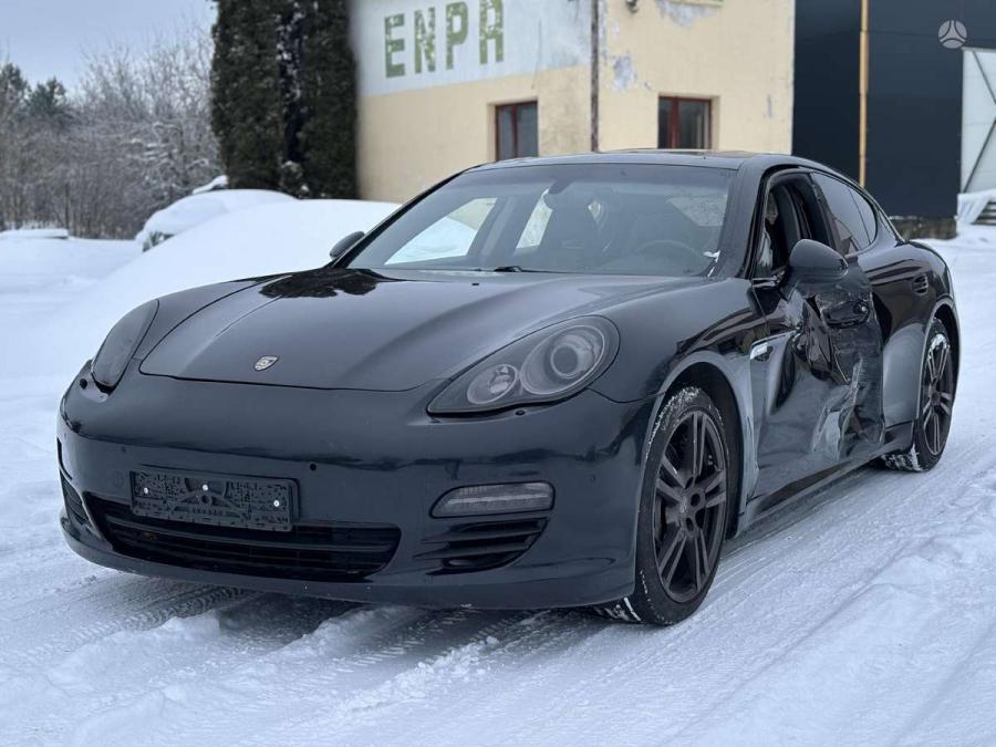Melns Porsche Panamera 2012 Ukmergė, ar dzinēja tilpumu 2.97 L un nobraukumu 364 tūkst. km par 10400 €, foto 4 vietnē AUTOMOTO.COM.LV