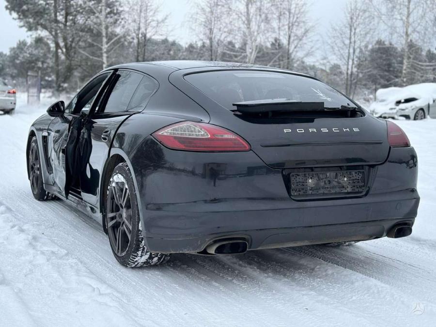 Melns Porsche Panamera 2012 Ukmergė, ar dzinēja tilpumu 2.97 L un nobraukumu 364 tūkst. km par 10400 €, foto 7 vietnē AUTOMOTO.COM.LV