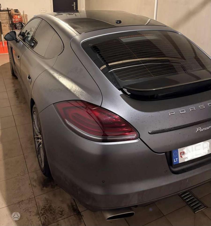 Black Porsche Panamera 2012 in Siauliai, with an engine capacity of 3.61 L and mileage of 260 thousand km for 22000 €, photo 1 on AUTOMOTO.COM.LV