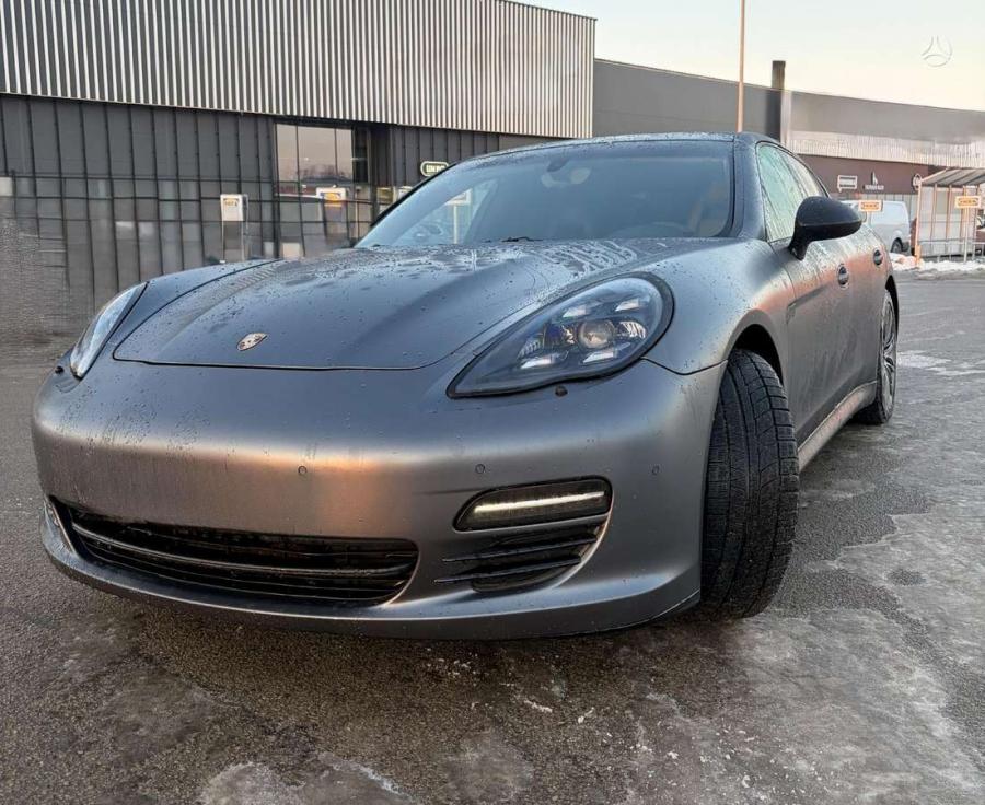 Black Porsche Panamera 2012 in Siauliai, with an engine capacity of 3.61 L and mileage of 260 thousand km for 22000 €, photo 24 on AUTOMOTO.COM.LV