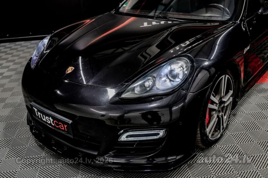 Black Porsche Panamera 2012 in Parnu, with an engine capacity of 4.80 L and mileage of 168 thousand km for 28000 €, photo 2 on AUTOMOTO.COM.LV