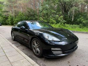 Black Porsche Panamera 2012 in Vilnius, with an engine capacity of 3.60 L and mileage of 0 thousand km for 20 €, photo 7 on AUTOMOTO.COM.LV