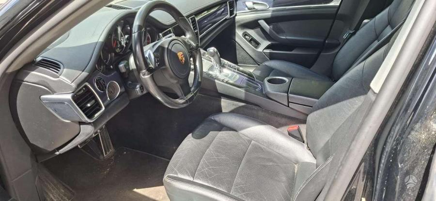 Black Porsche Panamera 2012 in Vilnius, with an engine capacity of 3.60 L and mileage of 0 thousand km for 20 €, photo 8 on AUTOMOTO.COM.LV