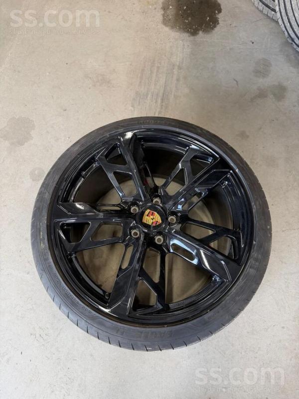 Melns Porsche Panamera 2012 Rīga, ar dzinēja tilpumu 3.60 L un nobraukumu 140 tūkst. km par 29500 €, foto 10 vietnē AUTOMOTO.COM.LV