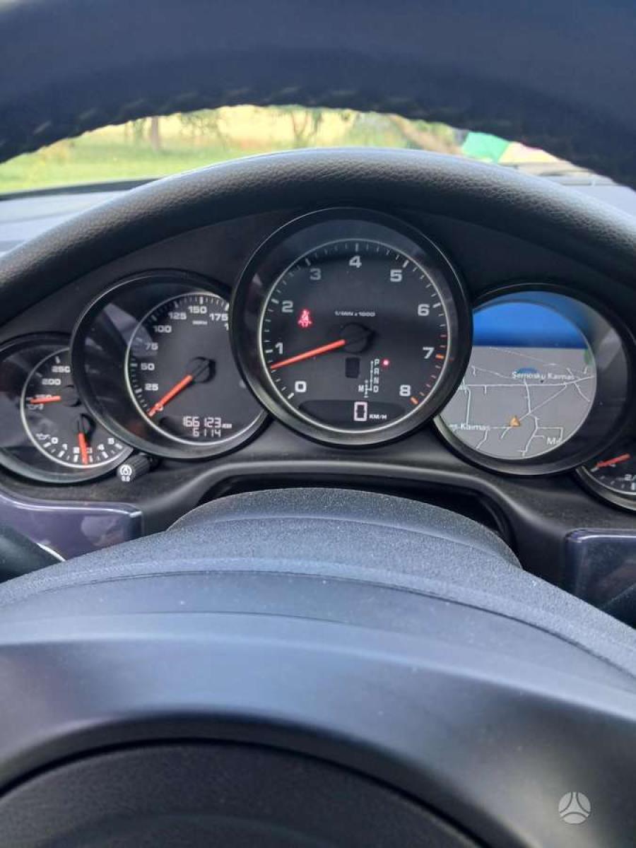 Black Porsche Panamera 2013 in Kaunas, with an engine capacity of 3.61 L and mileage of 167 thousand km for 16000 €, photo 9 on AUTOMOTO.COM.LV