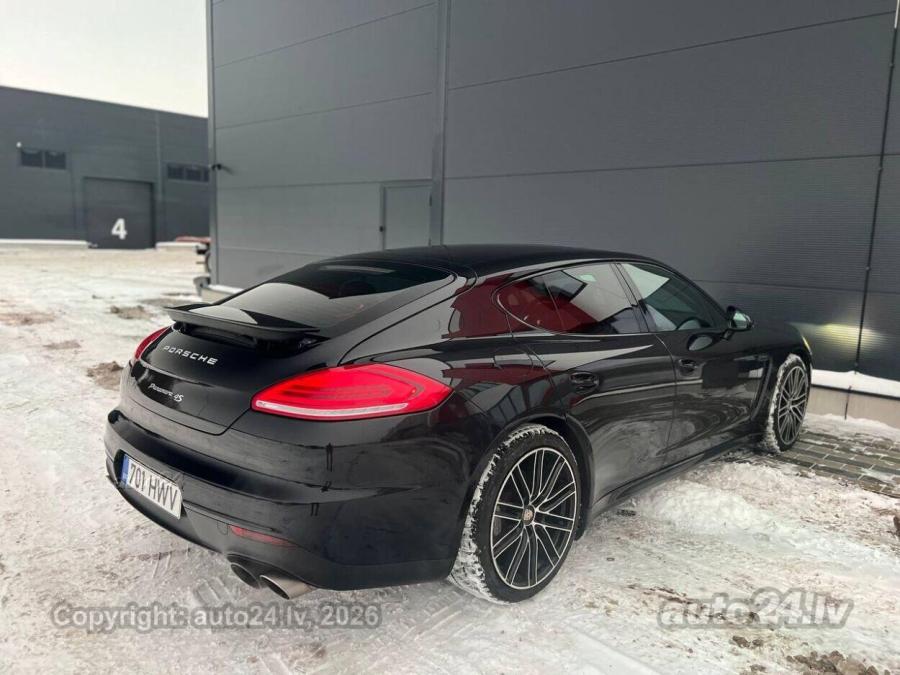 Melns Porsche Panamera 2014 Tallina, ar dzinēja tilpumu 3.00 L un nobraukumu 200 tūkst. km par 24990 €, foto 7 vietnē AUTOMOTO.COM.LV