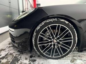 Black Porsche Panamera 2014 in Tallinn, with an engine capacity of 3.00 L and mileage of 200 thousand km for 24990 €, photo 8 on AUTOMOTO.COM.LV