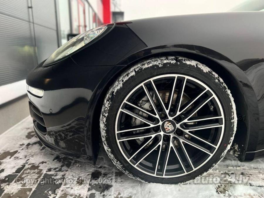 Black Porsche Panamera 2014 in Tallinn, with an engine capacity of 3.00 L and mileage of 200 thousand km for 24990 €, photo 8 on AUTOMOTO.COM.LV