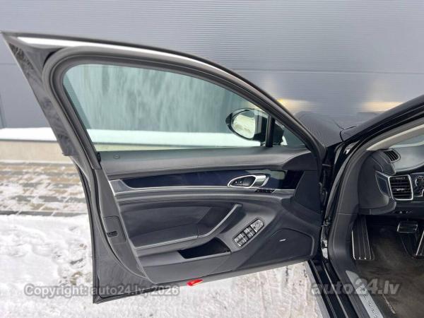 Melns Porsche Panamera 2014 Tallina, ar dzinēja tilpumu 3.00 L un nobraukumu 200 tūkst. km par 24990 €, foto 11 vietnē AUTOMOTO.COM.LV