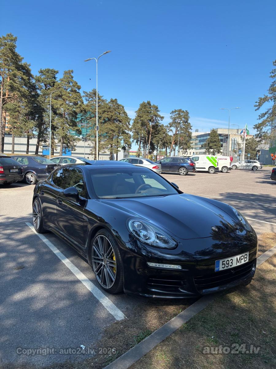 Black Porsche Panamera 2014 in Tallinn, with an engine capacity of 3.00 L and mileage of 181 thousand km for 30000 €, photo 3 on AUTOMOTO.COM.LV