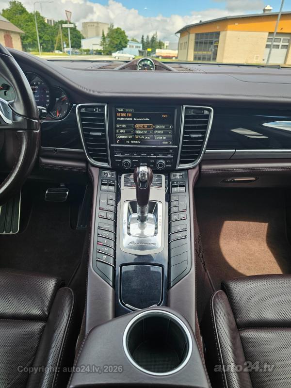 Melns Porsche Panamera 2014 Paide, ar dzinēja tilpumu 3.00 L un nobraukumu 207 tūkst. km par 26900 €, foto 9 vietnē AUTOMOTO.COM.LV