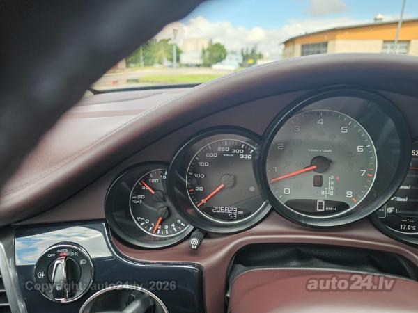Melns Porsche Panamera 2014 Paide, ar dzinēja tilpumu 3.00 L un nobraukumu 207 tūkst. km par 26900 €, foto 10 vietnē AUTOMOTO.COM.LV