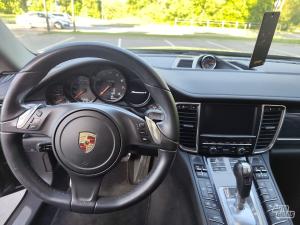 Black Porsche Panamera 2014 in Kaunas, with an engine capacity of 3.60 L and mileage of 175 thousand km for 21000 €, photo 16 on AUTOMOTO.COM.LV