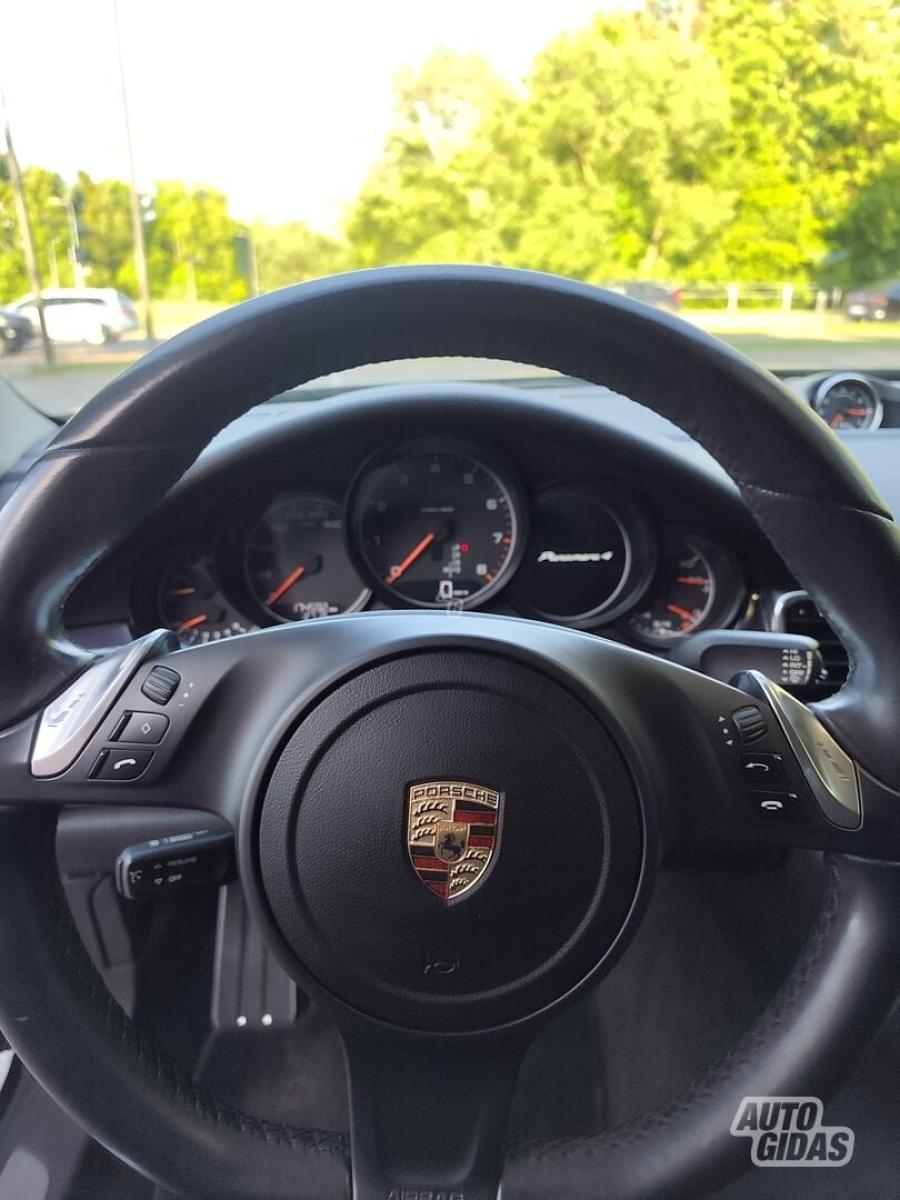 Black Porsche Panamera 2014 in Kaunas, with an engine capacity of 3.60 L and mileage of 175 thousand km for 21000 €, photo 17 on AUTOMOTO.COM.LV