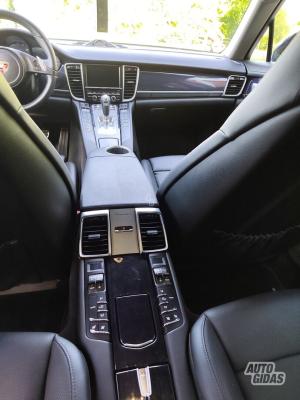 Black Porsche Panamera 2014 in Kaunas, with an engine capacity of 3.60 L and mileage of 175 thousand km for 21000 €, photo 22 on AUTOMOTO.COM.LV