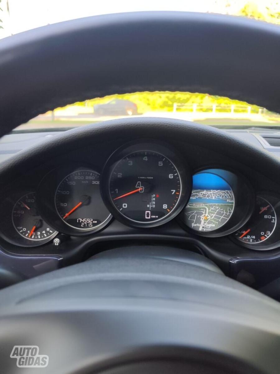 Black Porsche Panamera 2014 in Kaunas, with an engine capacity of 3.60 L and mileage of 175 thousand km for 21000 €, photo 29 on AUTOMOTO.COM.LV