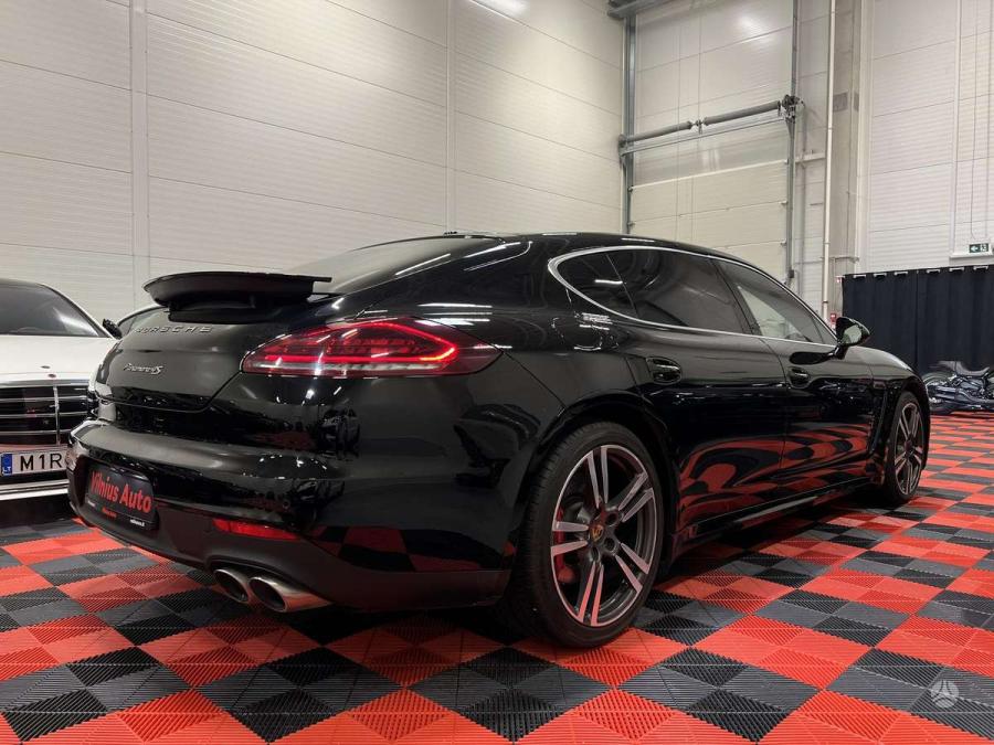 Melns Porsche Panamera 2014 Viļņa, ar dzinēja tilpumu 3.00 L un nobraukumu 97 tūkst. km par 29990 €, foto 5 vietnē AUTOMOTO.COM.LV