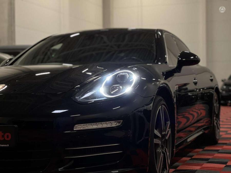 Melns Porsche Panamera 2014 Viļņa, ar dzinēja tilpumu 3.00 L un nobraukumu 97 tūkst. km par 29990 €, foto 9 vietnē AUTOMOTO.COM.LV