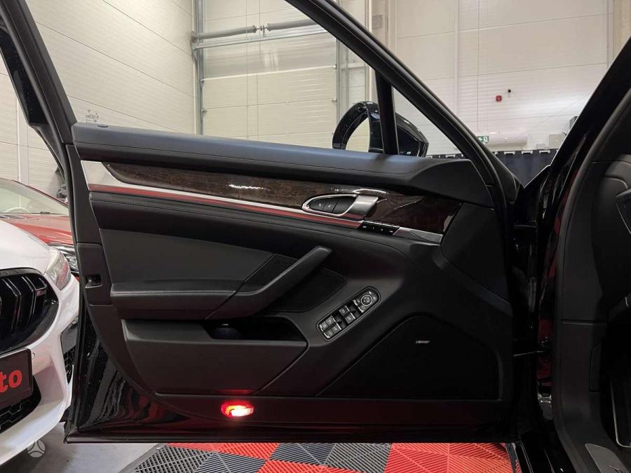Melns Porsche Panamera 2014 Viļņa, ar dzinēja tilpumu 3.00 L un nobraukumu 97 tūkst. km par 29990 €, foto 17 vietnē AUTOMOTO.COM.LV