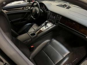 Melns Porsche Panamera 2014 Viļņa, ar dzinēja tilpumu 3.00 L un nobraukumu 97 tūkst. km par 29990 €, foto 21 vietnē AUTOMOTO.COM.LV