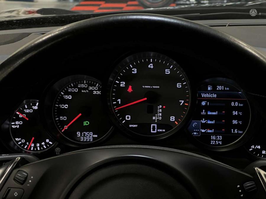 Melns Porsche Panamera 2014 Viļņa, ar dzinēja tilpumu 3.00 L un nobraukumu 97 tūkst. km par 29990 €, foto 26 vietnē AUTOMOTO.COM.LV