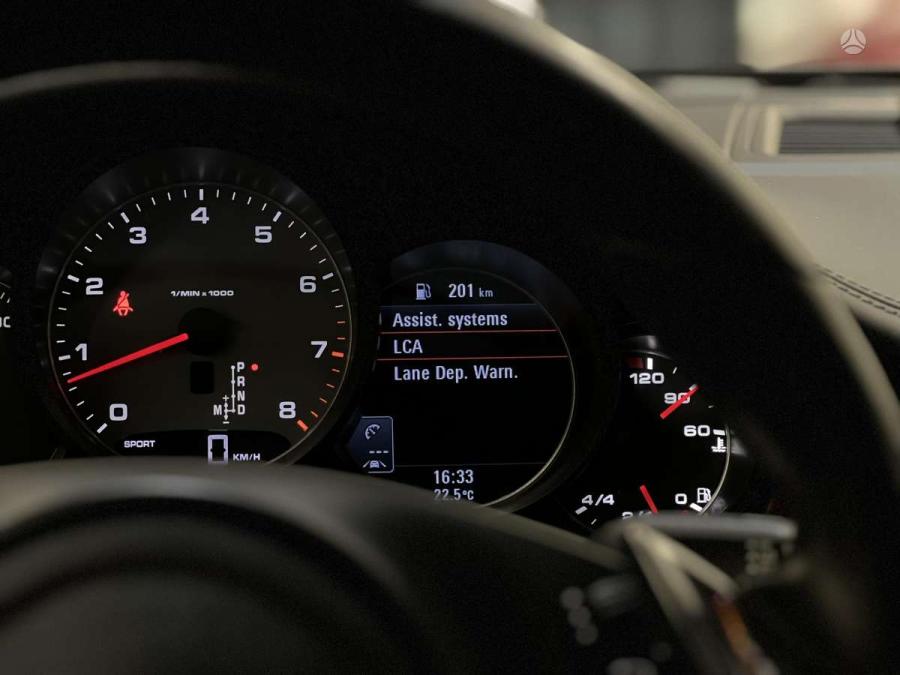 Melns Porsche Panamera 2014 Viļņa, ar dzinēja tilpumu 3.00 L un nobraukumu 97 tūkst. km par 29990 €, foto 27 vietnē AUTOMOTO.COM.LV