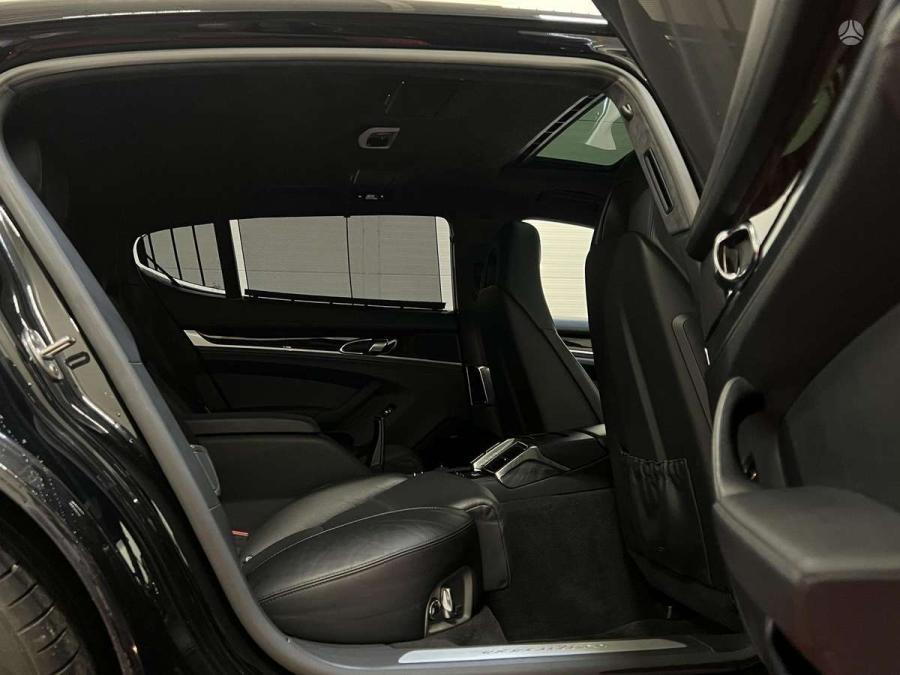 Melns Porsche Panamera 2014 Viļņa, ar dzinēja tilpumu 3.00 L un nobraukumu 97 tūkst. km par 29990 €, foto 37 vietnē AUTOMOTO.COM.LV