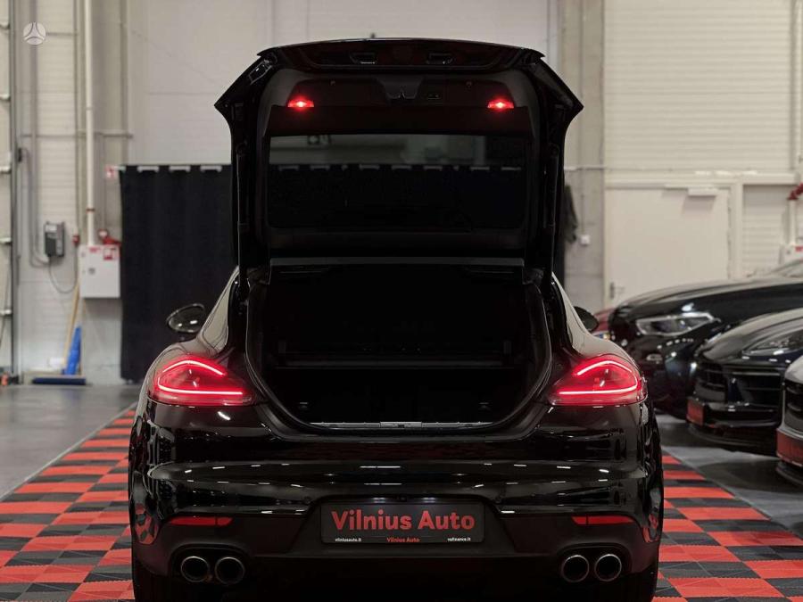 Melns Porsche Panamera 2014 Viļņa, ar dzinēja tilpumu 3.00 L un nobraukumu 97 tūkst. km par 29990 €, foto 38 vietnē AUTOMOTO.COM.LV