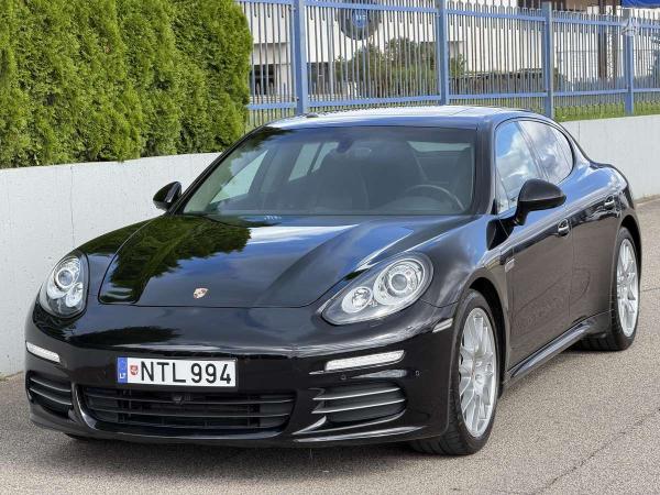 Black Porsche Panamera 2014 in Vilnius, with an engine capacity of 3.61 L and mileage of 176 thousand km for 20000 €, photo 1 on AUTOMOTO.COM.LV