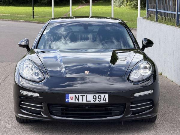 Black Porsche Panamera 2014 in Vilnius, with an engine capacity of 3.61 L and mileage of 176 thousand km for 20000 €, photo 9 on AUTOMOTO.COM.LV