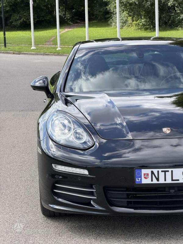 Black Porsche Panamera 2014 in Vilnius, with an engine capacity of 3.61 L and mileage of 176 thousand km for 20000 €, photo 10 on AUTOMOTO.COM.LV