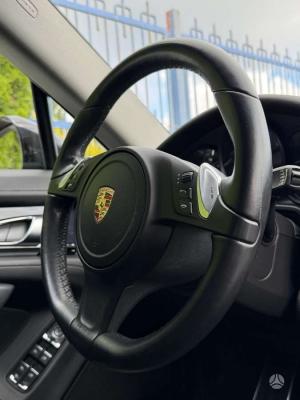 Melns Porsche Panamera 2014 Viļņa, ar dzinēja tilpumu 3.61 L un nobraukumu 176 tūkst. km par 20000 €, foto 14 vietnē AUTOMOTO.COM.LV
