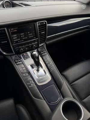 Melns Porsche Panamera 2014 Viļņa, ar dzinēja tilpumu 3.61 L un nobraukumu 176 tūkst. km par 20000 €, foto 15 vietnē AUTOMOTO.COM.LV