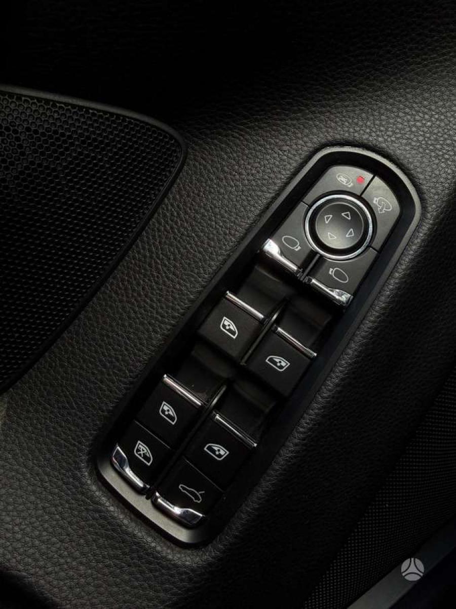 Melns Porsche Panamera 2014 Viļņa, ar dzinēja tilpumu 3.61 L un nobraukumu 176 tūkst. km par 20000 €, foto 21 vietnē AUTOMOTO.COM.LV