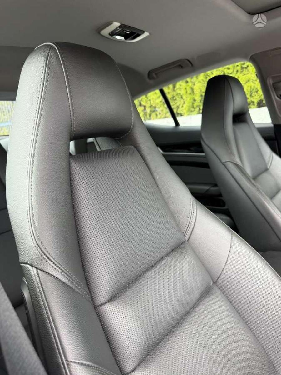 Melns Porsche Panamera 2014 Viļņa, ar dzinēja tilpumu 3.61 L un nobraukumu 176 tūkst. km par 20000 €, foto 30 vietnē AUTOMOTO.COM.LV