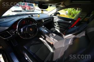 Black Porsche Panamera 2014 in Riga, with an engine capacity of 3.00 L and mileage of 174 thousand km for 20850 €, photo 12 on AUTOMOTO.COM.LV