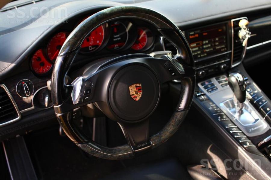 Black Porsche Panamera 2014 in Riga, with an engine capacity of 3.00 L and mileage of 174 thousand km for 20850 €, photo 19 on AUTOMOTO.COM.LV
