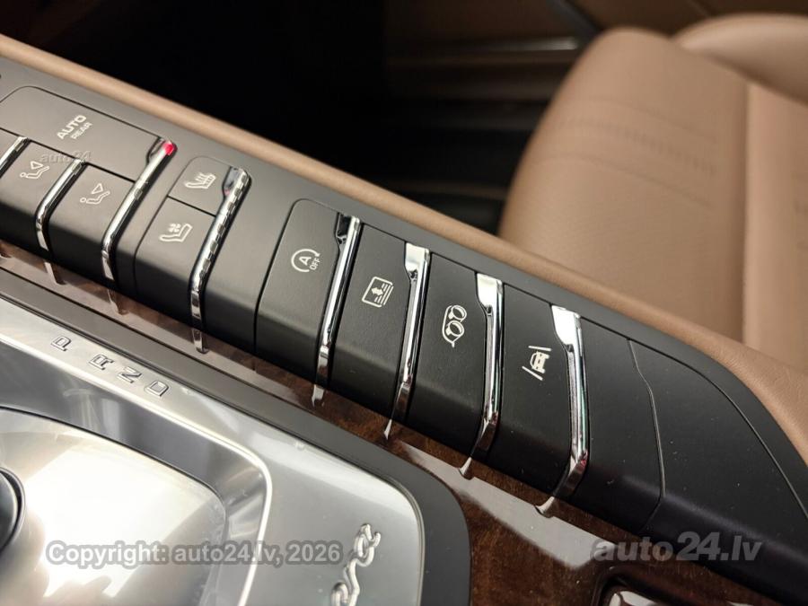 Melns Porsche Panamera 2015 Tallina, ar dzinēja tilpumu 4.80 L un nobraukumu 96 tūkst. km par 75900 €, foto 12 vietnē AUTOMOTO.COM.LV