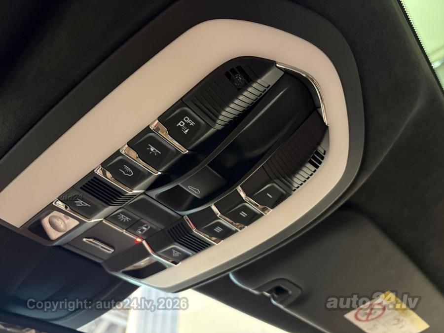 Melns Porsche Panamera 2015 Tallina, ar dzinēja tilpumu 4.80 L un nobraukumu 96 tūkst. km par 75900 €, foto 22 vietnē AUTOMOTO.COM.LV